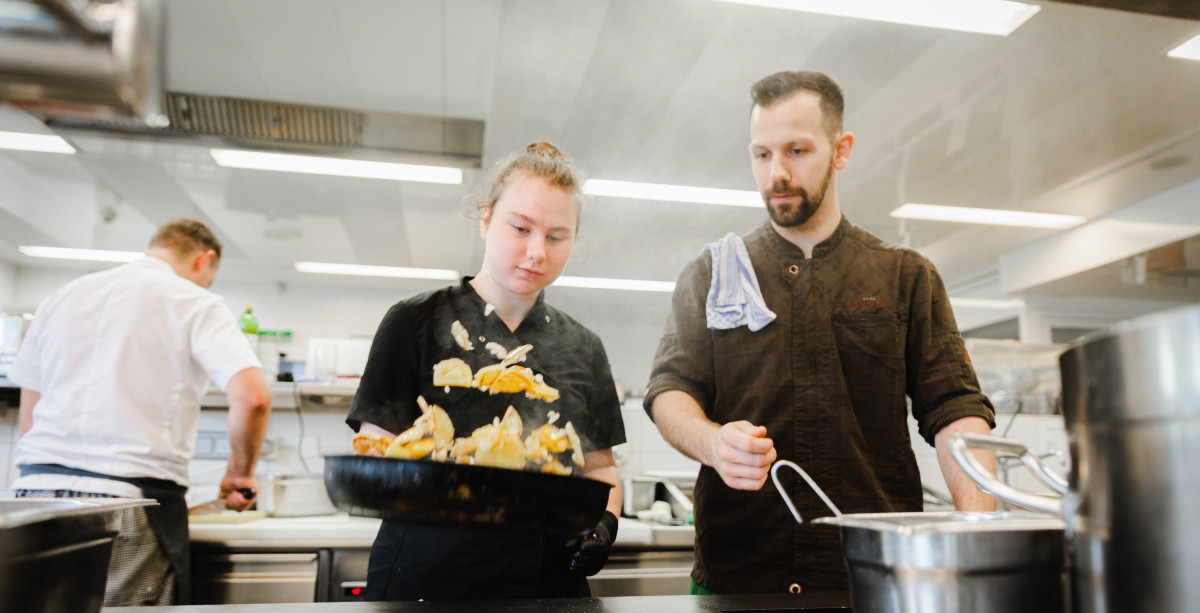 New dual apprenticeship in the hotel industry - Blog - Hogastjob