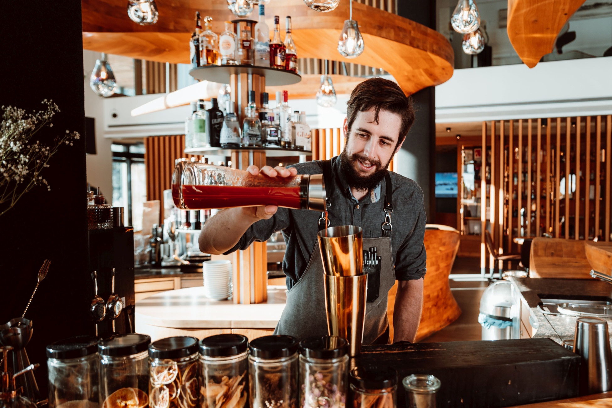 7 reasons why it's awesome to be a bartender - Blog - Hogastjob